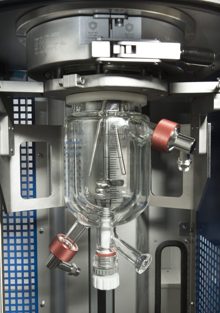 Reactor system for polymerisation with distillation set-up - Labinsights
