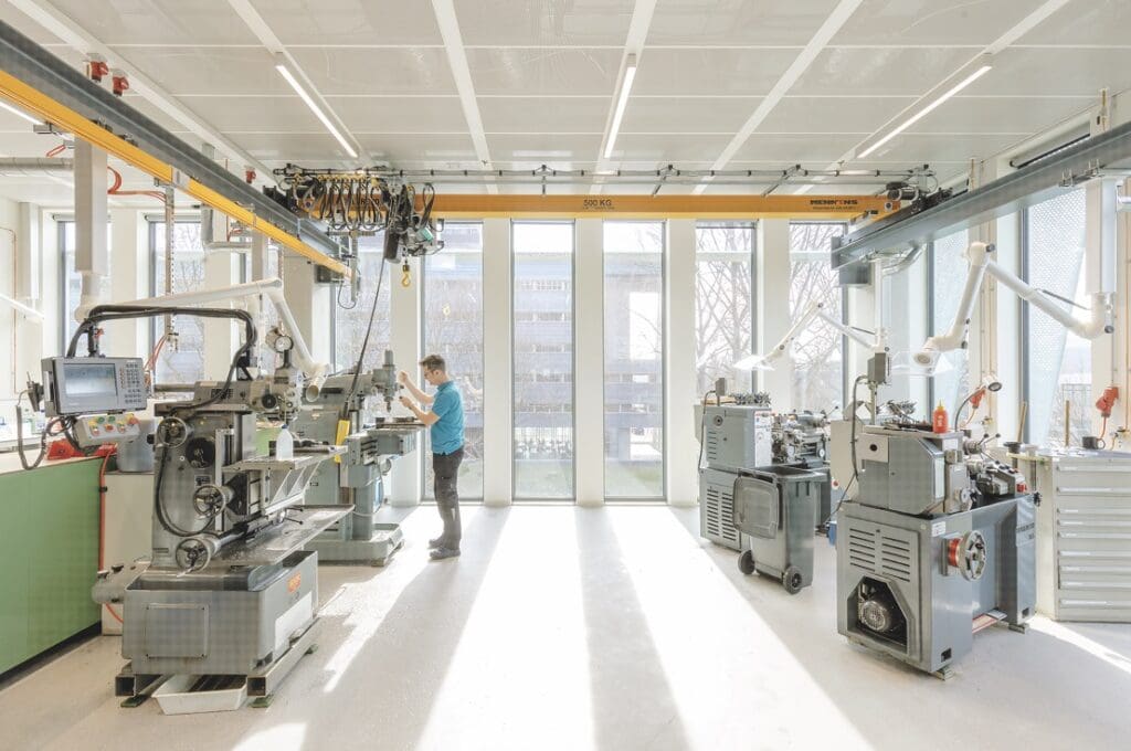 Opening hypermoderne laboratoria voor fundamenteel ruimteonderzoek ...